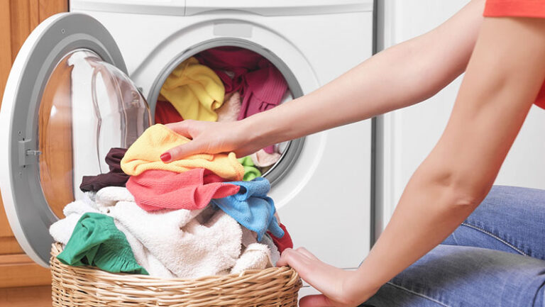 How To Wash White Clothes The Right Way | SpinXpress